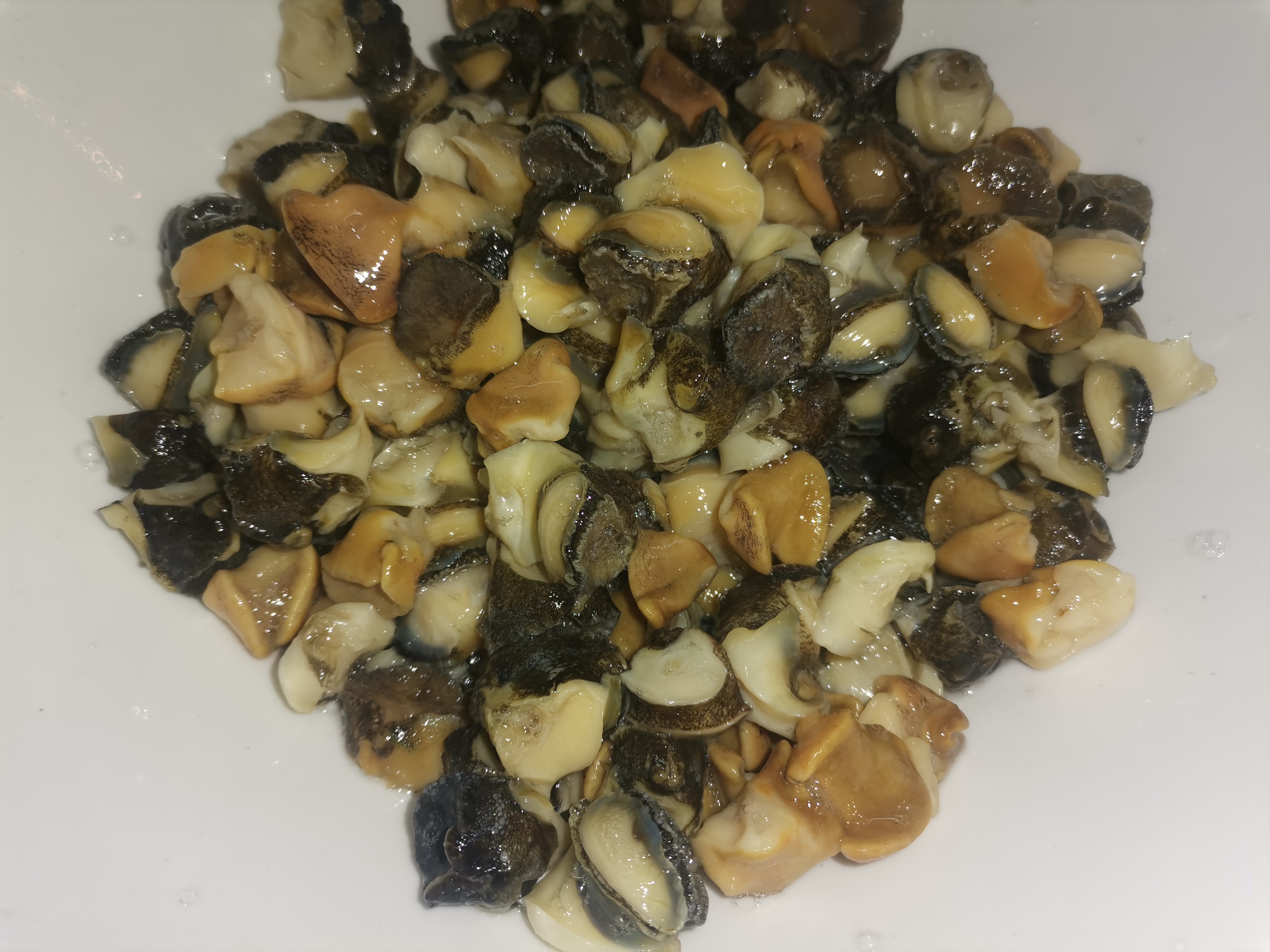 Rapane in sos cu vin de sfecla rosie, unt si usturoi