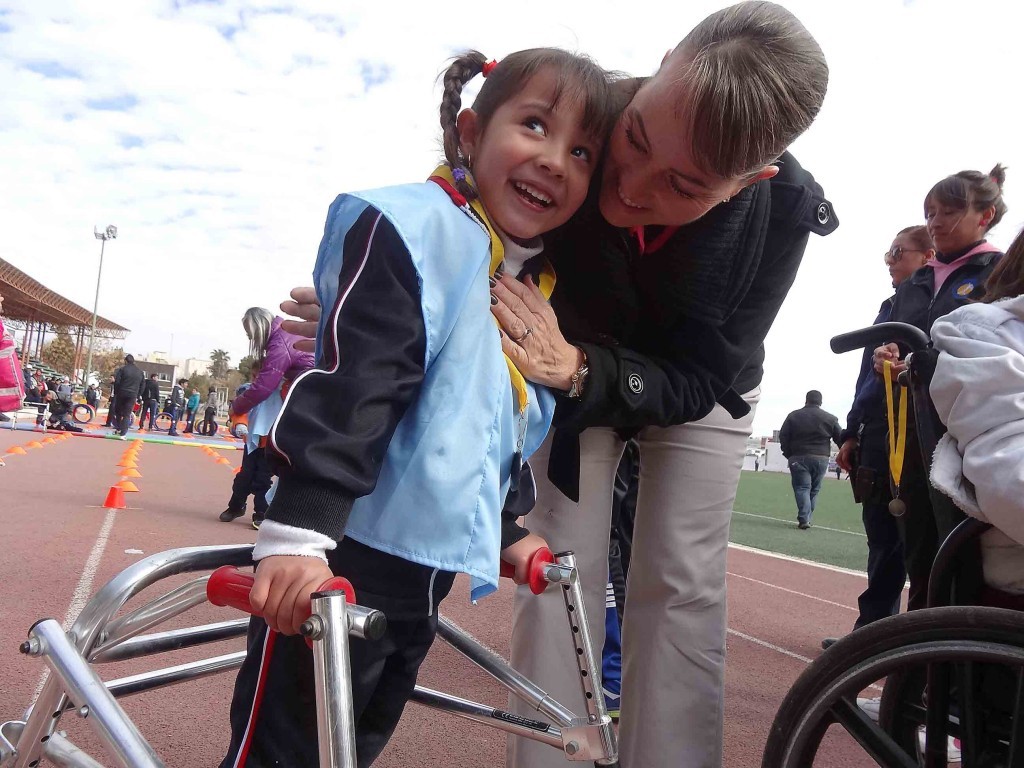 Ayudando A Las Personas Con Discapacidad