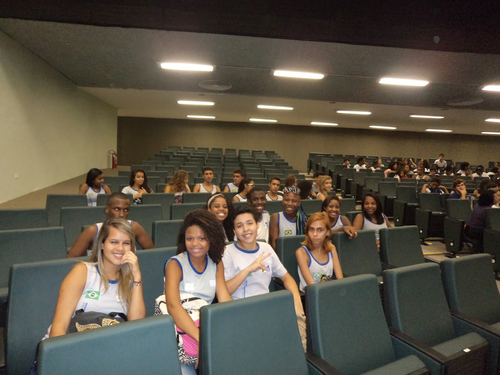 CIEP 382 - ASPIRANTE FRANCISCO MEGA: Aula Passeio - CCS - UFRJ (Ilha do ...