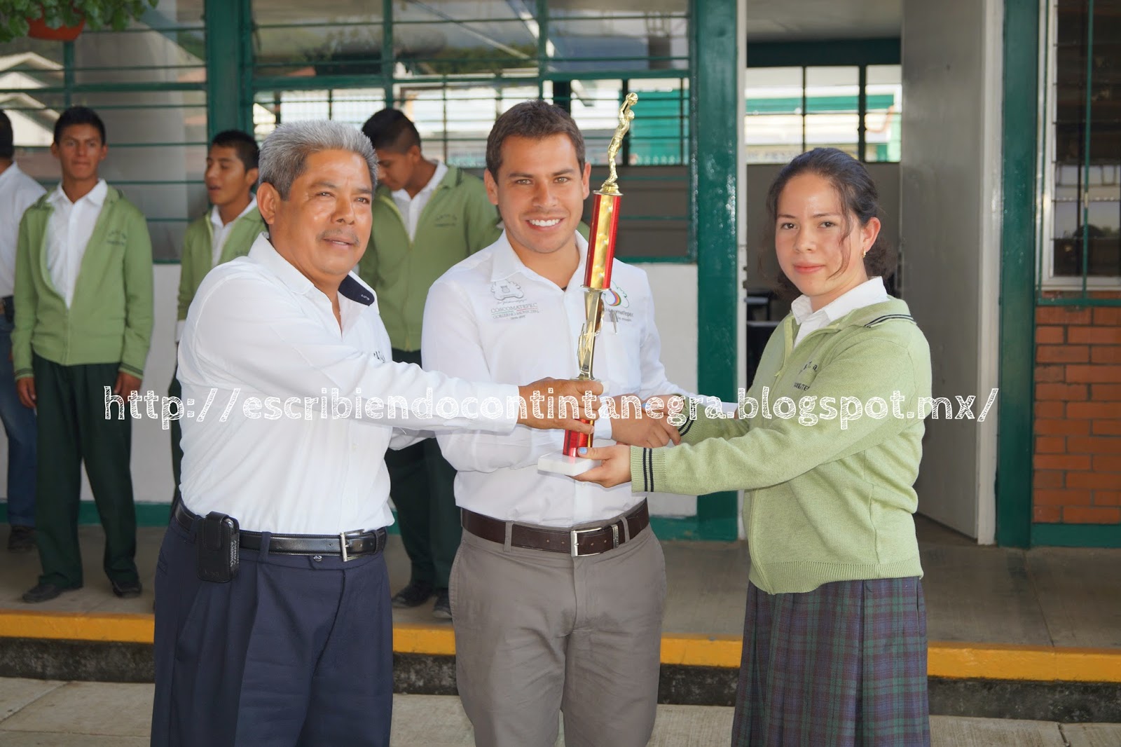 Escribiendo con "Tinta Negra": PREMIAN A DEPORTISTAS COSCOMATEPECANOS