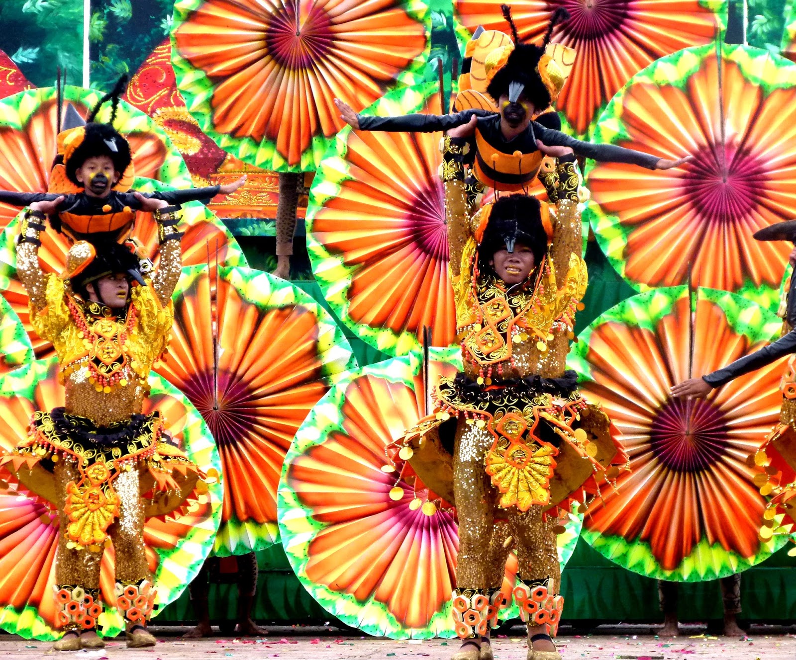2013 KASADYAAN FESTIVAL RITUAL PRESENTATION - Lakwatserong Tsinelas
