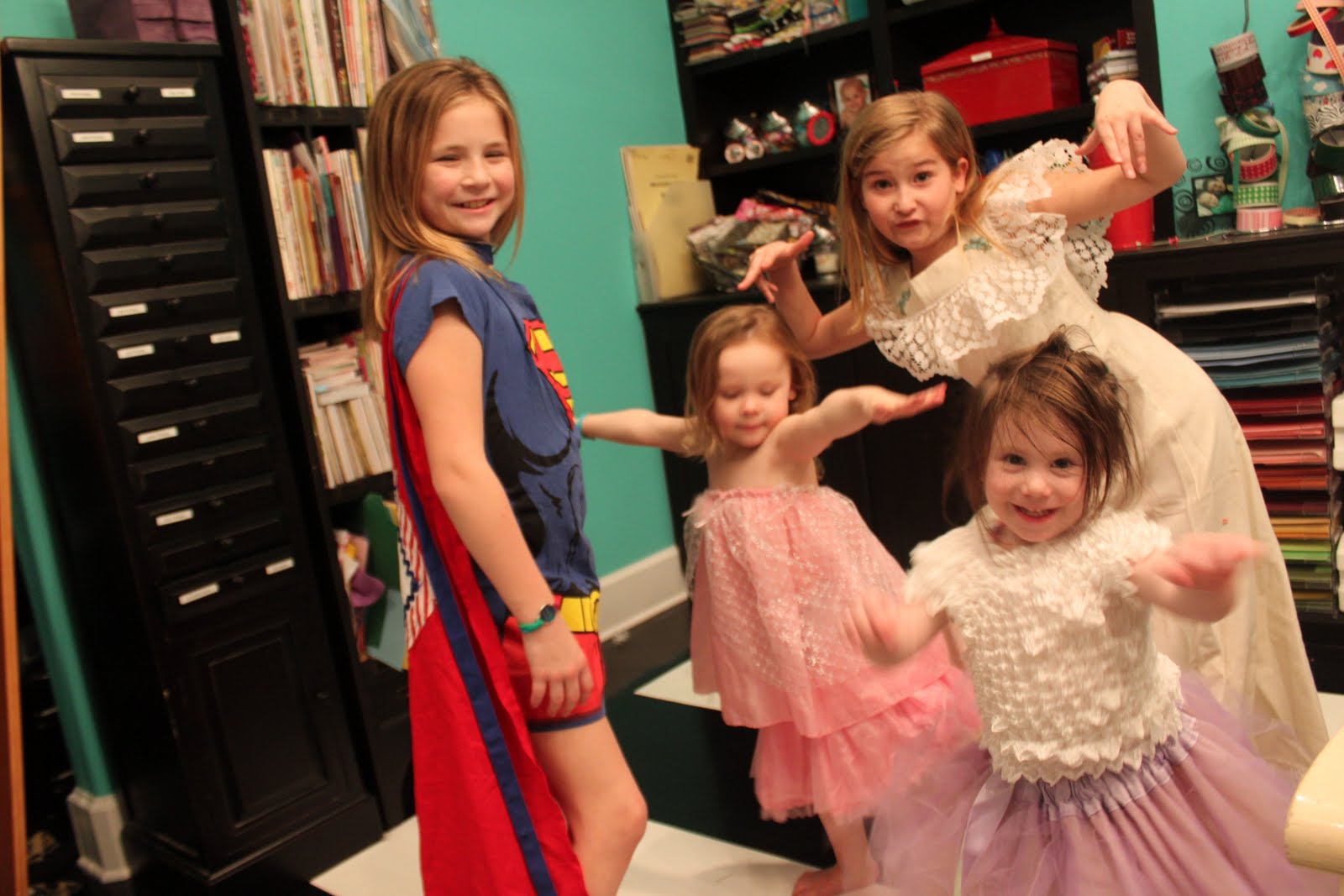 Mojoy: Playing dress up with the big girls!