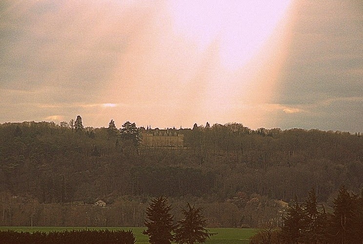 Loire Valley Experiences: Chateau over Barrou...