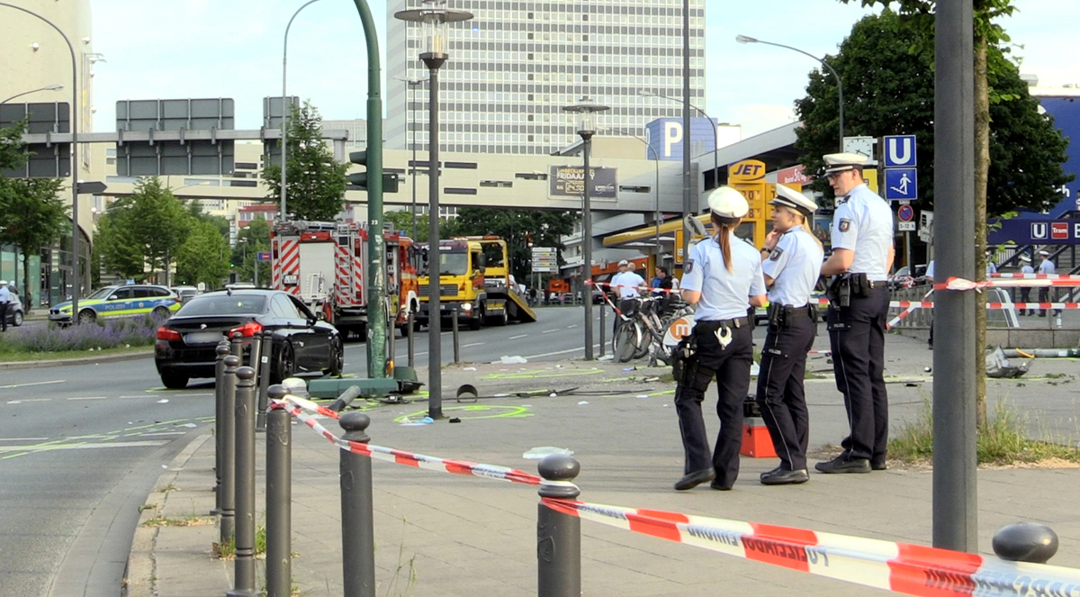 nrw-aktuell.tv: Polizei muss in Essen illegale Autorennen junger Raser stoppen - Mehrere ...