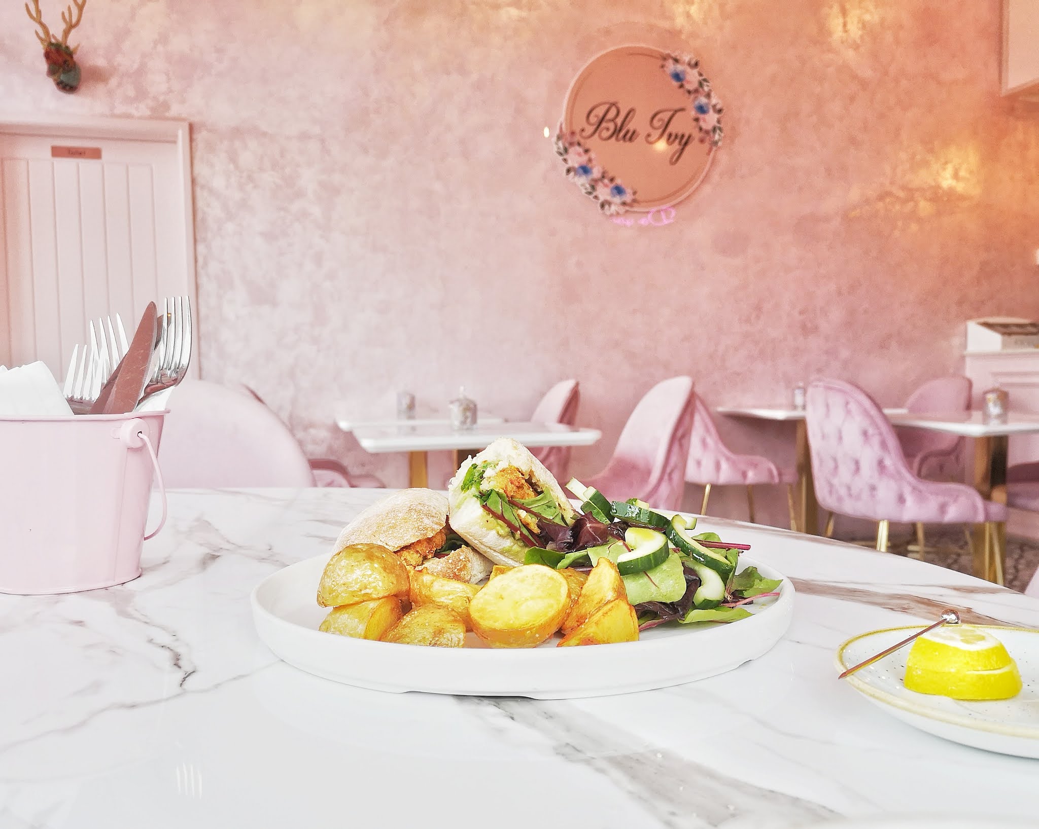 Lunch at the prettiest waterfront cafe