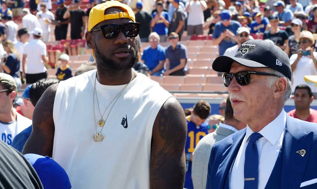 Rams fans taunt LeBron with chants of 'Kobe! Kobe!' - Live streaming