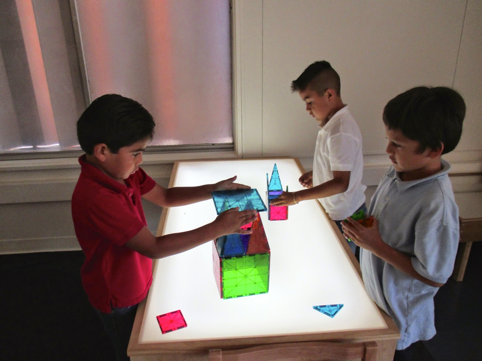 STEAM + Reggio = Wonder: Light Table Magic