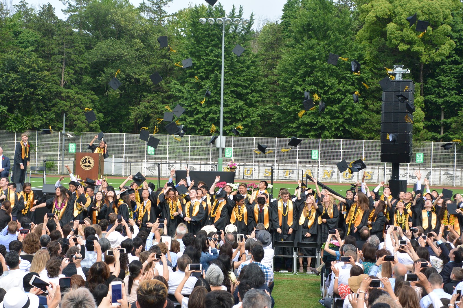 プラネットカナールPlanetCanal™最近の動き: アメリカンスクール（ASIJ）卒業式