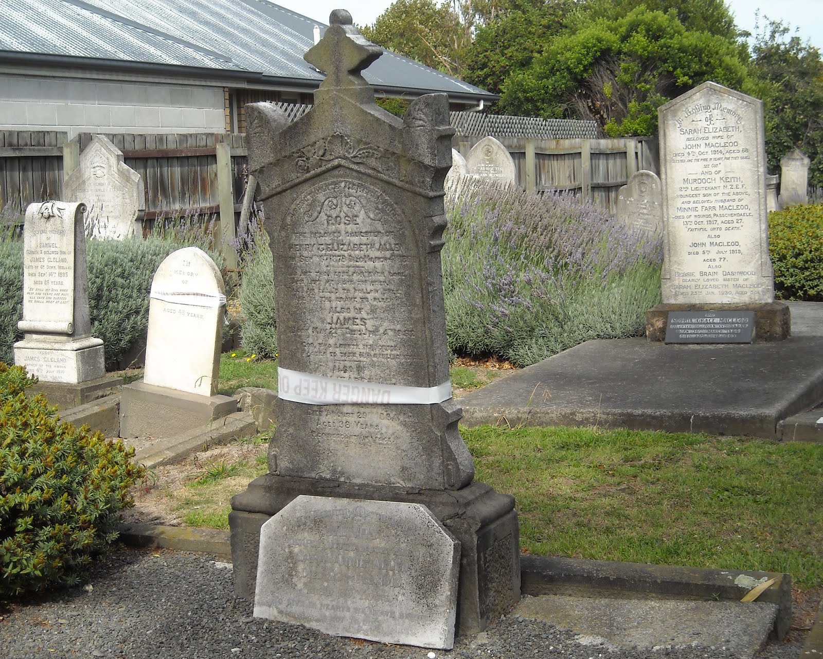 Woza Wanderer: Selwyn Street Ghosts, 5 months post Darfield Quake
