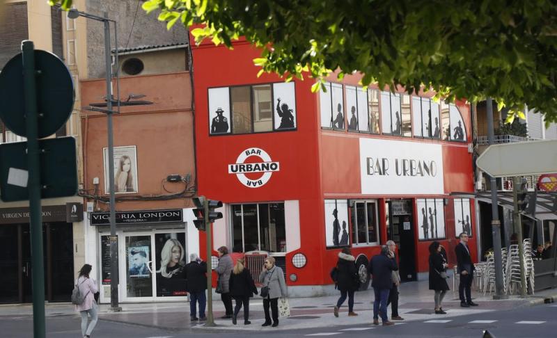 ¿Conoces el increíble y llamativo bar bus en España?