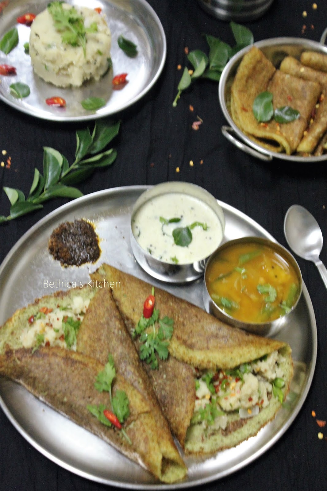 Bethica's Kitchen Flavours: Upma Pesarattu Dosa