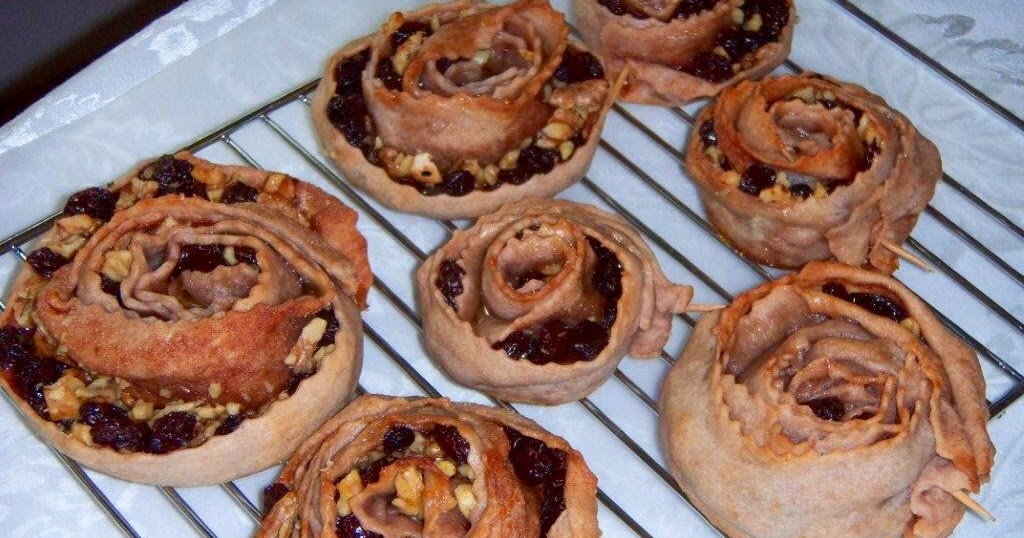 Healthy Food for You: Pita Piata (Italian Nut Rolls)