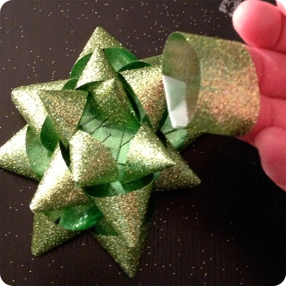 Tutorial: DIY Gift Bow ~ DIY Craft Riot