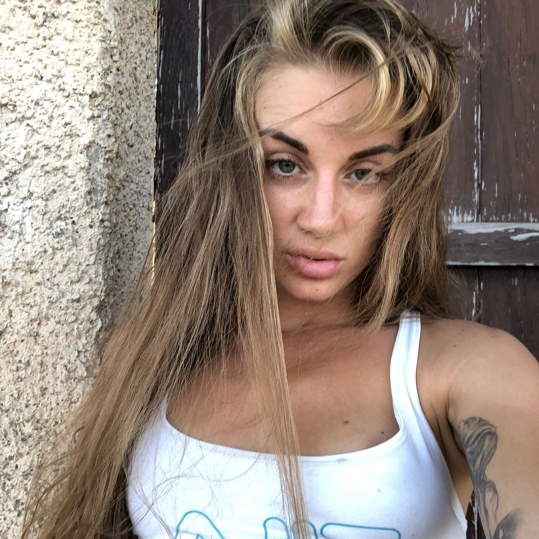 Olivia Missy Baselga | Metamorpheuss - Klişesel Blog