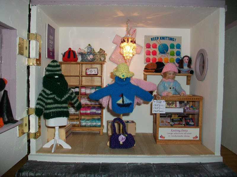 Paula's Dollyland: Knitting Pretty wool shop!