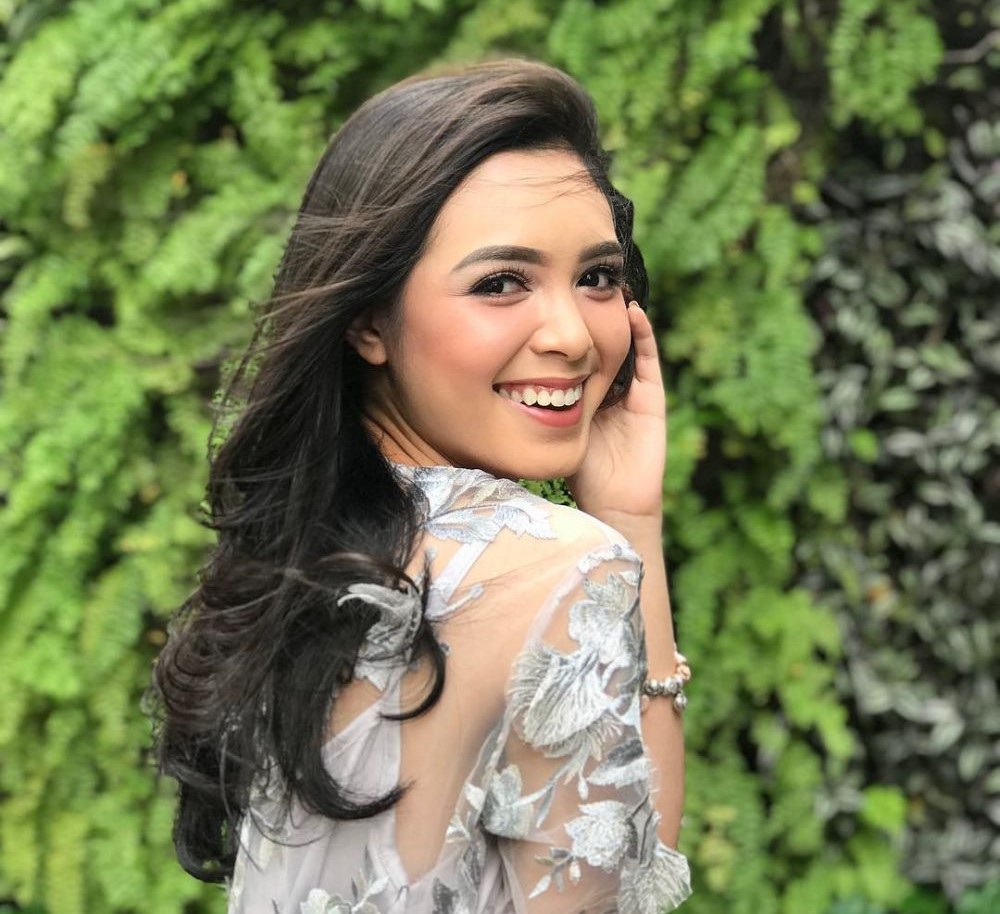 √ Biodata dan Profil Claudia Andhara - Halo Sehat