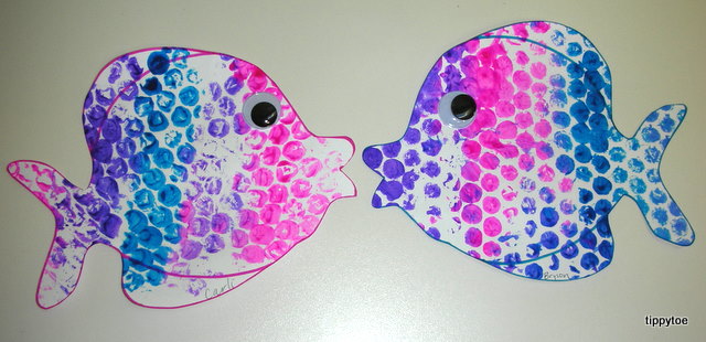 Tippytoe Crafts: One Fish Two Fish Red Fish Blue Fish