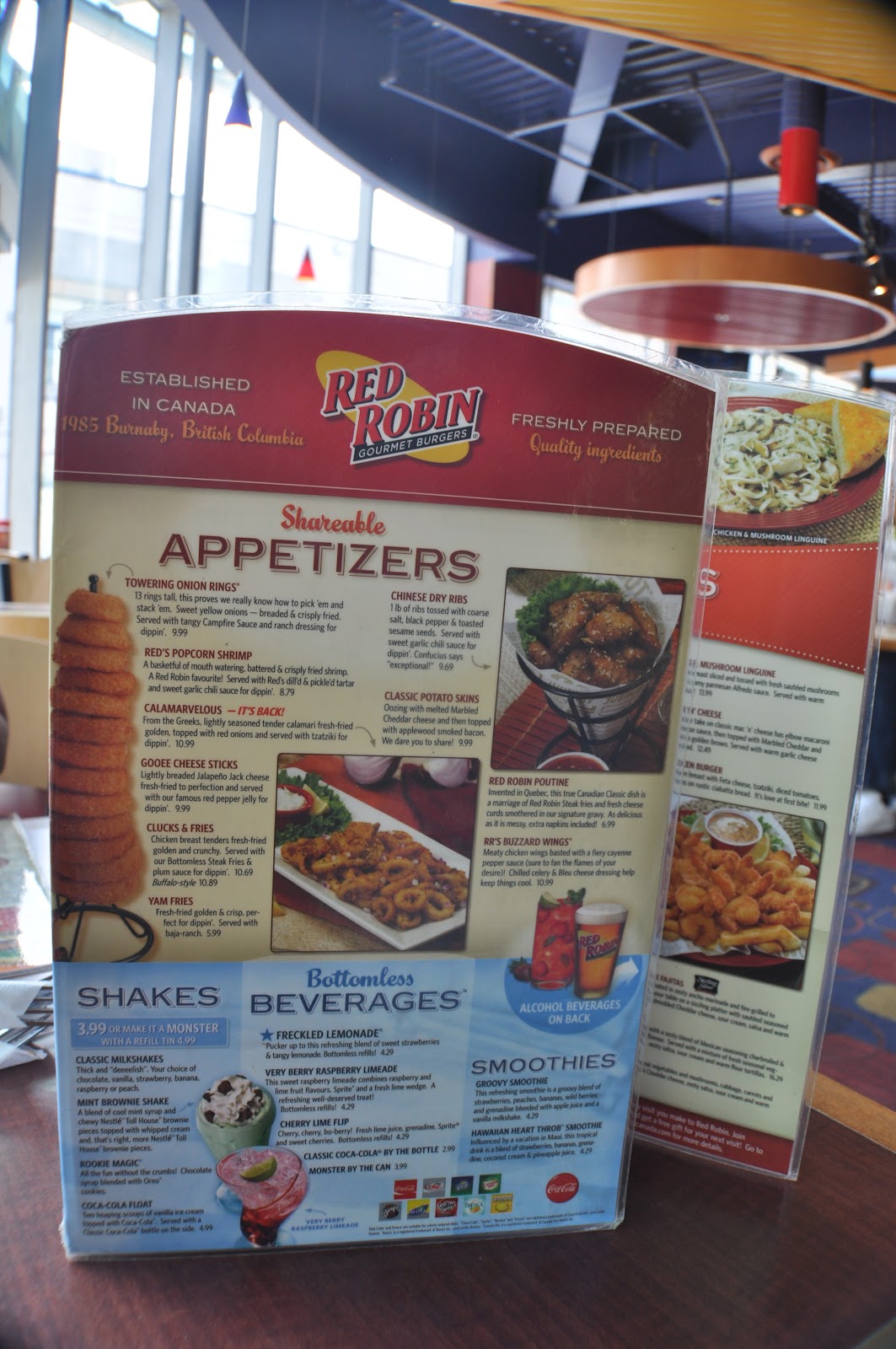 Red Robin: Canada’s Gourmet Burgers & Spirits