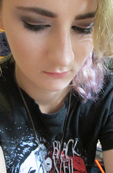 Sylly The Rockstar*: Review: MAC Quarry single eyeshadow