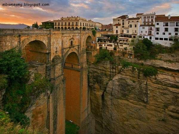 Kota Ronda Spanyol Kota Indah Dan Mengerikan di Tepi Jurang | Mba Meong