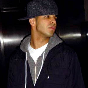 DOWN SOUTH HIP HOP: BREAKING NEWS:::: DRAKE GETS SHOT IN NYC ..IN ...