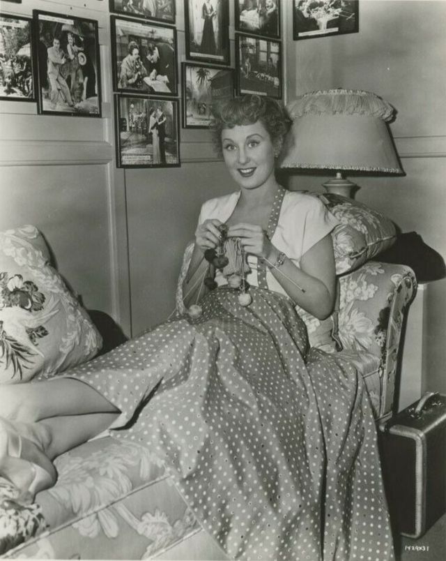 30 Vintage Portrait Photos of Betty Garrett in the 1940s and ’50s ...