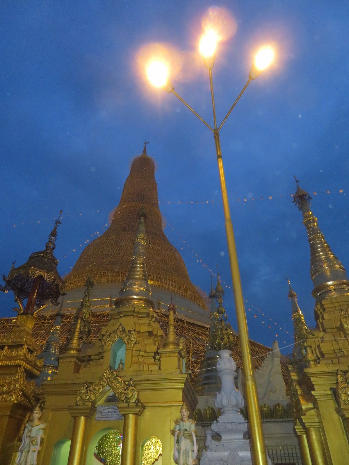 Kee Hua Chee Live!: VISITING SCHWEDAGON GOLDEN PAGODA TEMPLE IN YANGON ...