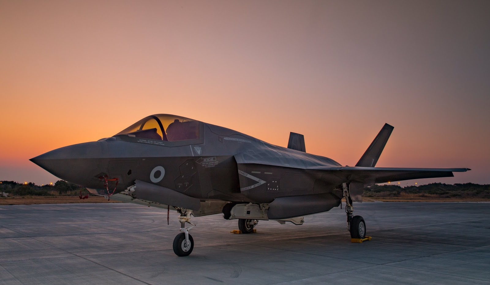 AAG_th บันทึกประจำวัน: เครื่องบินขับไล่ F-35B อังกฤษจะปรับปรุงระบบตรวจ ...
