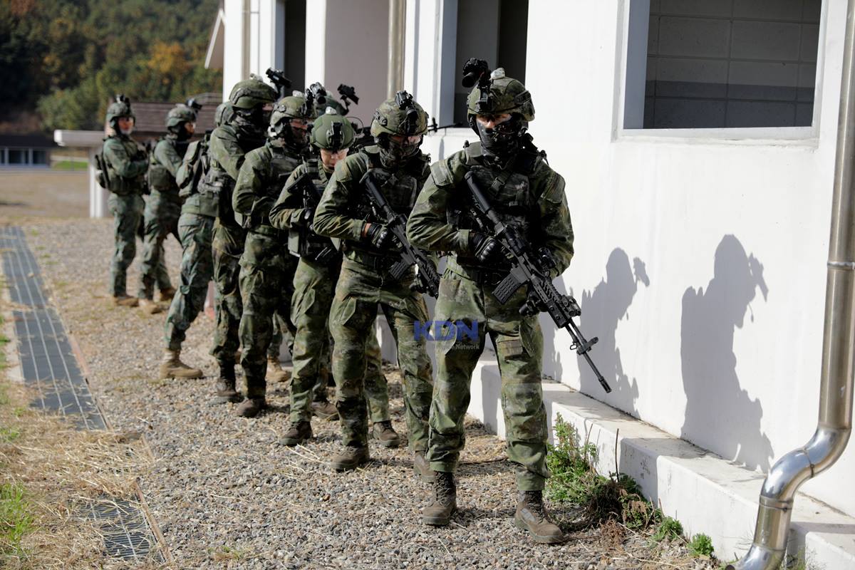 ROK Defense: Warrior Platform showcased by Republic of Korea Army 706th Special Assault Regiment