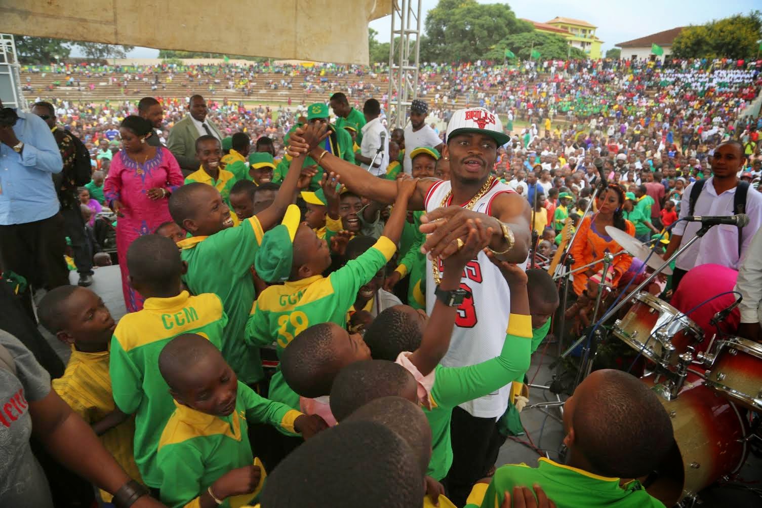 MATUKIO @ MICHUZI BLOG: RAIS KIKWETE AONGOZA SHEREHE ZA MIAKA 38 YA ...