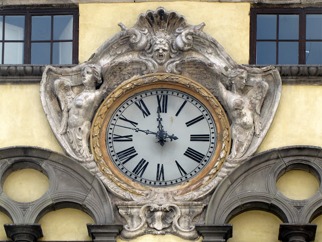Daily Photo Stream: The Clock of Palazzo Pretorio Daily Photo Stream: The Clock of Palazzo Pretorio