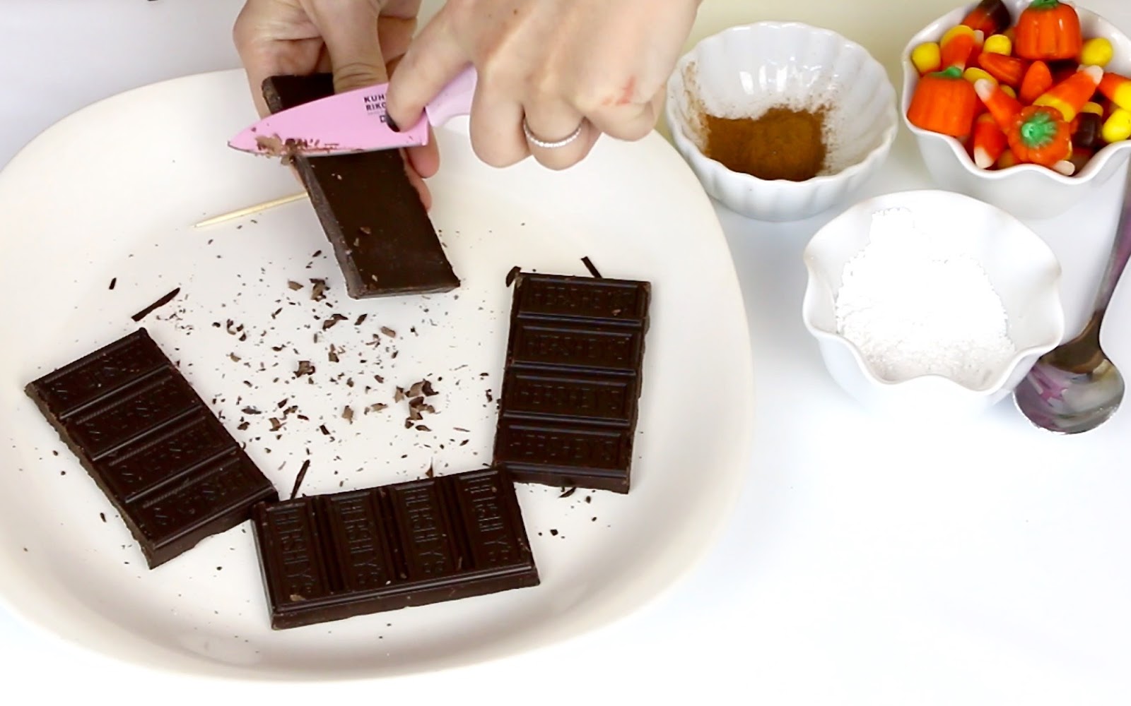 {VIDEO} DIY Toothpick Engraved Chocolate Bar Thanksgiving Place Cards ...