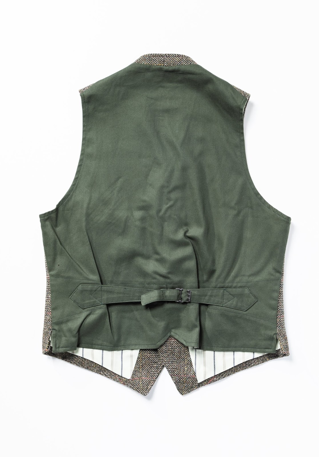 ADJUSTABLE COSTUME: 2019