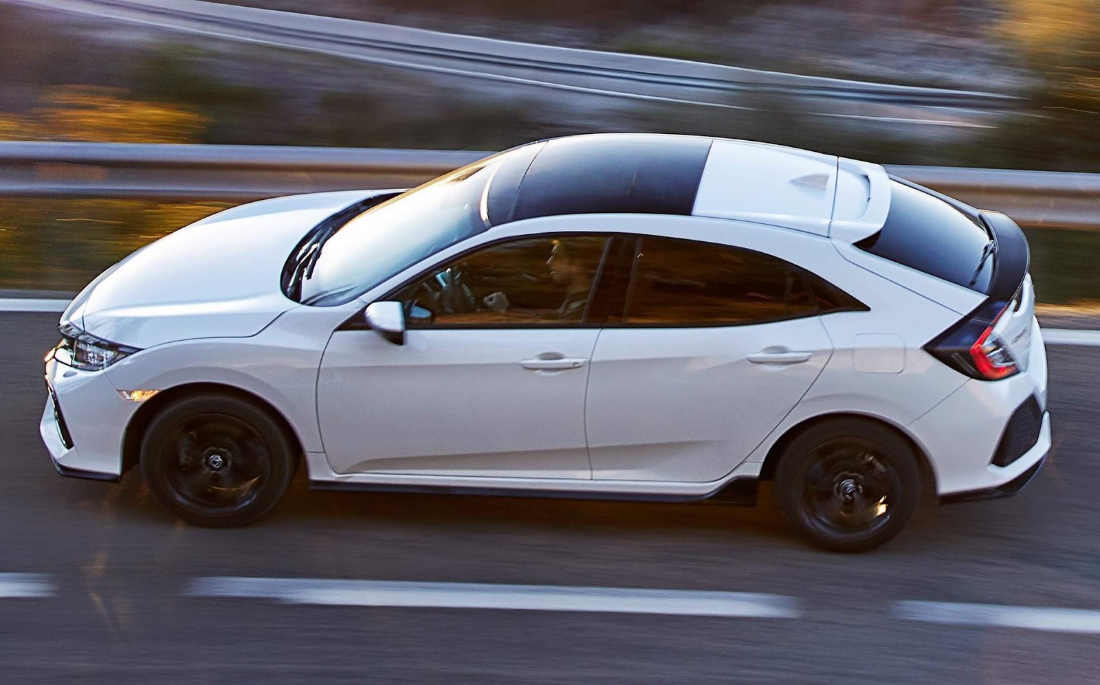 Honda Civic Hatch recebe 1.0 Turbo e câmbio CVT - Europa