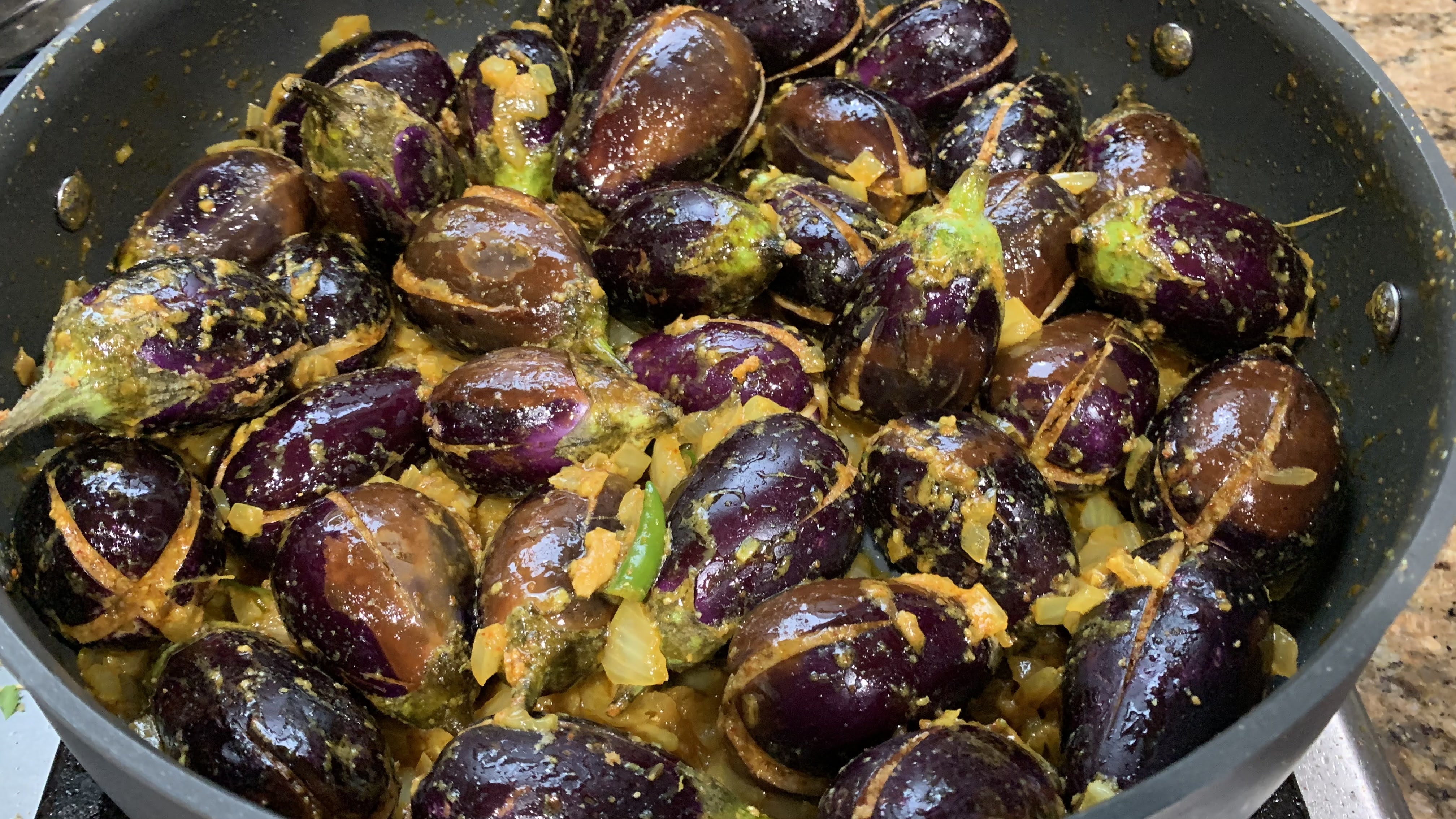 Yum! Yum! Yum!: Spicy Gutti Vankaya - Andhra Style