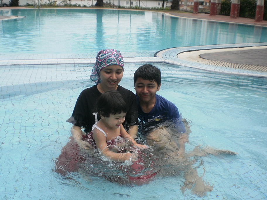 D.O.T.S by nasrul: KolaM MerdeKa 2012