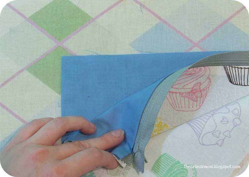 2 Sided Zipper Pouch Tutorial ~ DIY Tutorial Ideas!