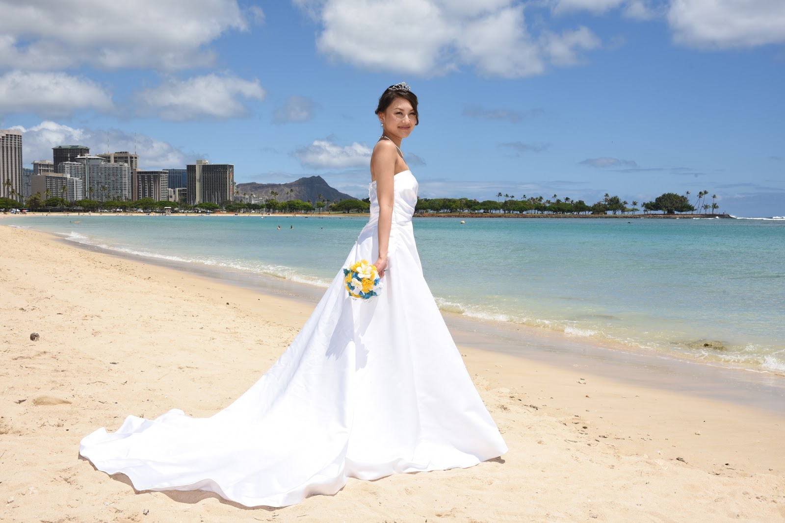 Brides of Hawaii: Beautiful Bride Momoko