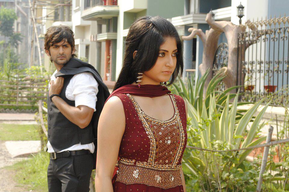 Sandipta Sen as Tapur and Siraj Mishra as Sandip on Tapur Tupur on ...