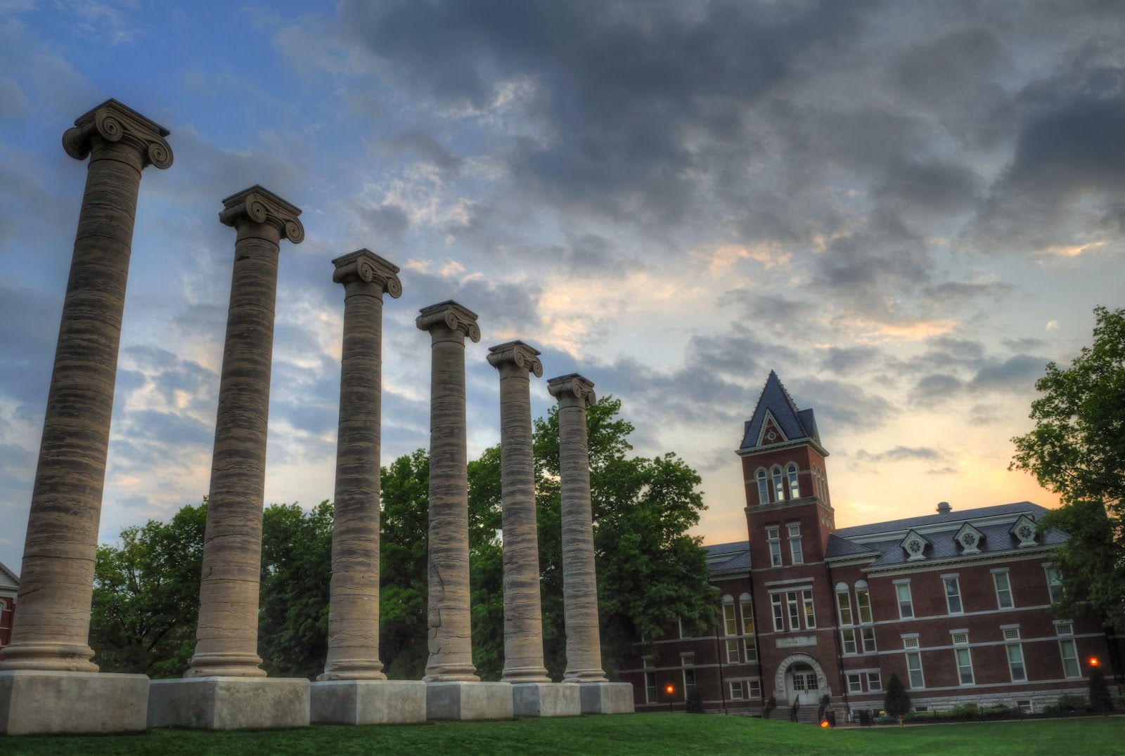 Time To Take Pictures - Daily Photos from Keith Moyer: The Missouri Columns