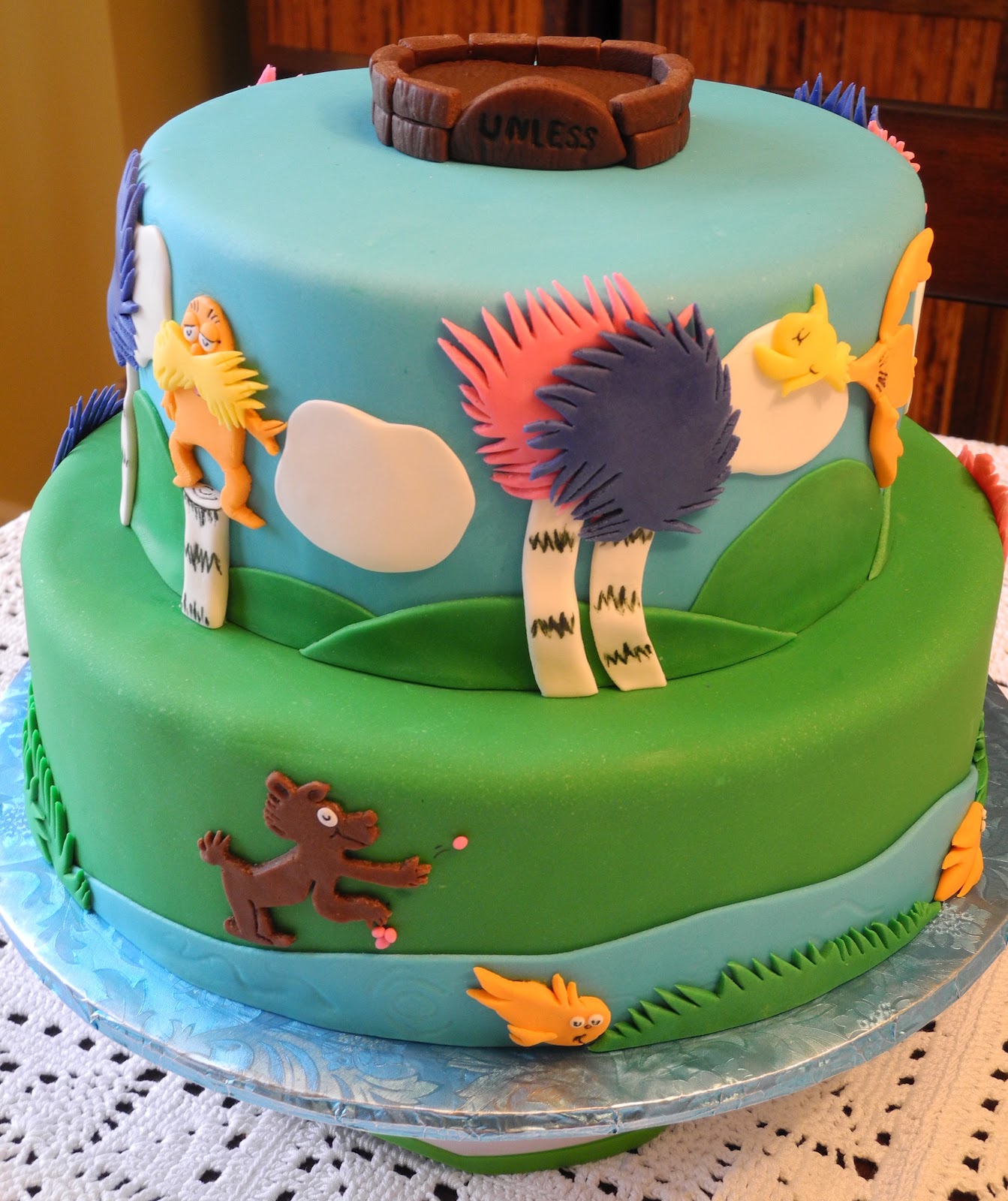 Debby's Cakes: My Daughter's Lorax themed cake and party!