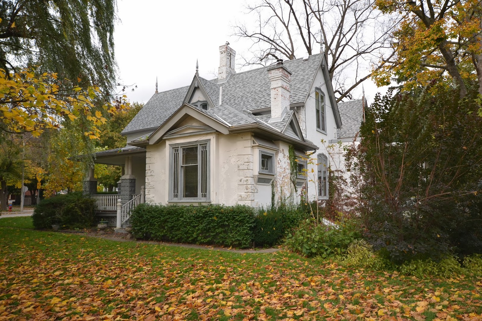 FRESH BRICK: GORGEOUS GOTHIC