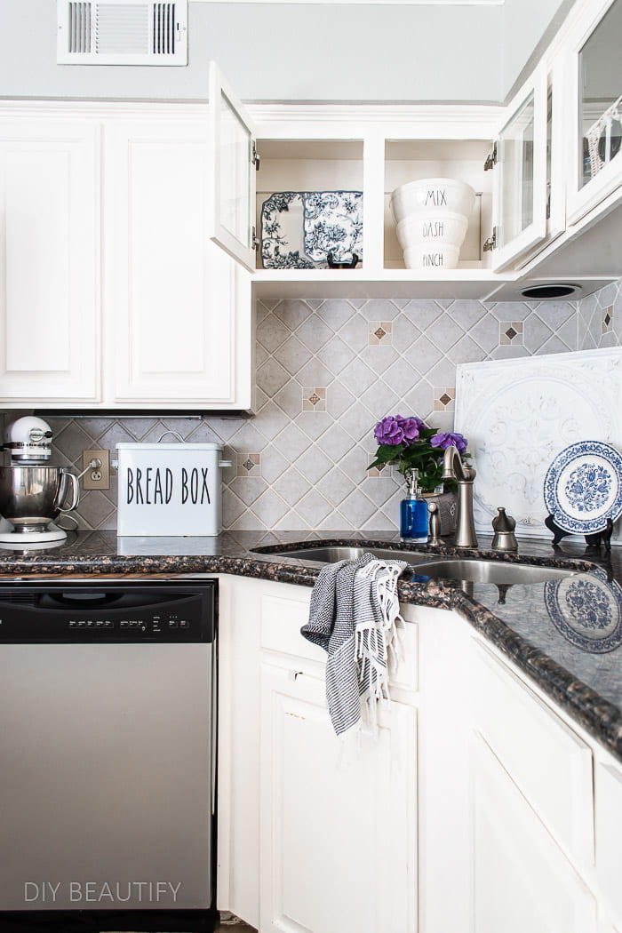 Tips to Add Style and Function to a Small Kitchen - DIY Beautify ...