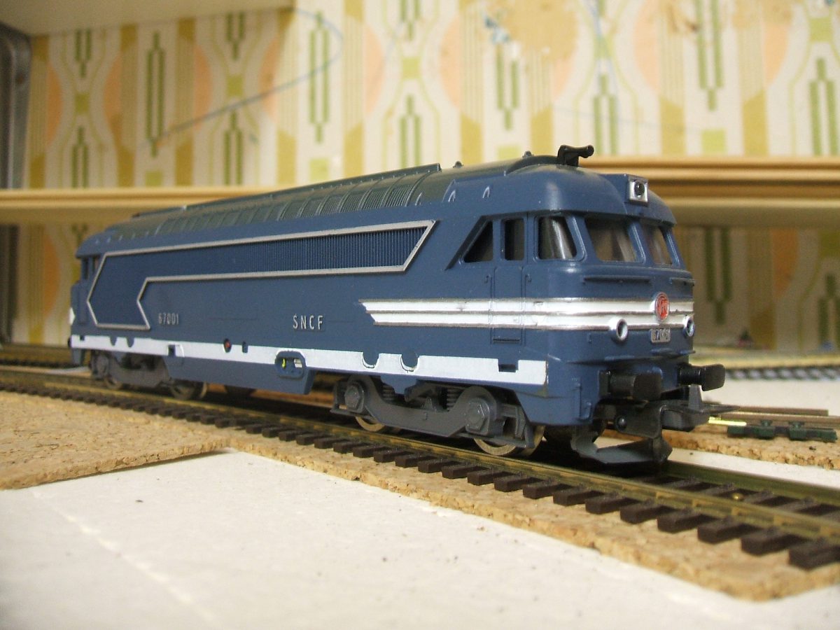 Le train d'olivier: Diesel BB 67001 VO SNCF Lima super-détaillé