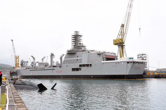 SI VIS PACEM, PARA BELLUM: MARINA MILITARE ITALIANA: Nave Vulcano (A ...
