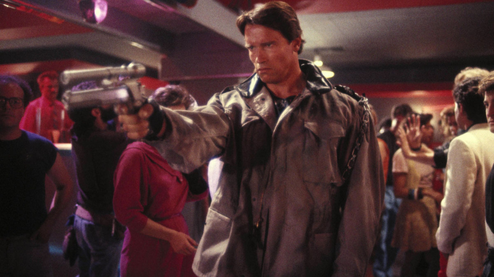 25 Amazing Behind the Scenes Photos of Arnold Schwarzenegger as the ...