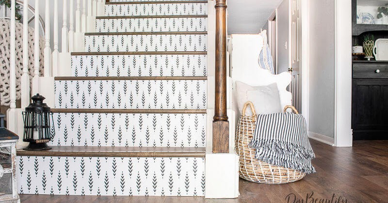 Wait Until You See This Staircase Makeover | DIY Beautify - Creating ...