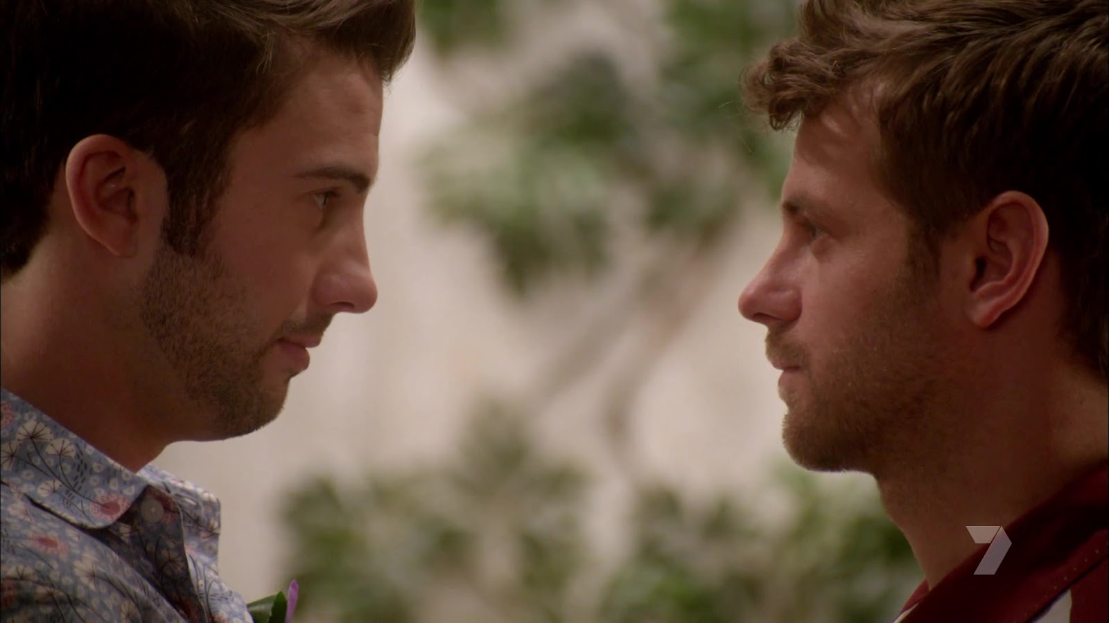 ausCAPS: Damien Bodie and Nick Simpson-Deeks kiss in Winners & Losers 2 ...