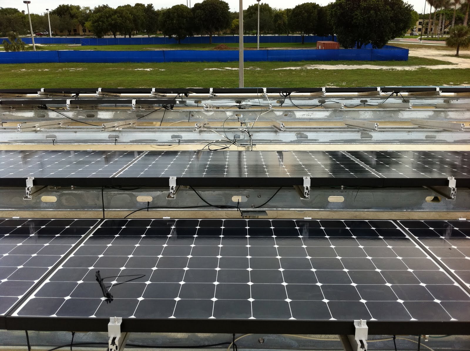 FIU perFORM[D]ance House: Solar Panels and Water Tanks!