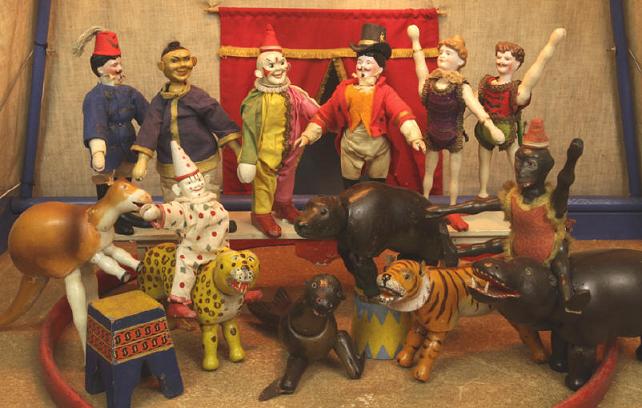 Dolls from the Attic...Mis Muñecas